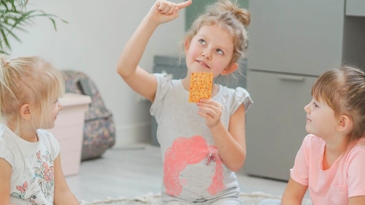 How to Play Charades for Kids (Including Examples) | ellaslist