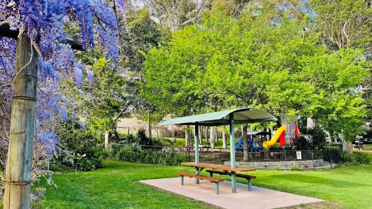 This Sydney Park Transforms Into a Wisteria Wonderland Every Spring ...