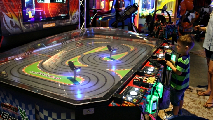 Archie Brothers Cirque Electriq Is Like Las Vegas For Kids | ellaslist