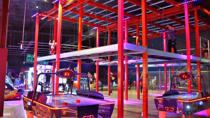 Archie Brothers Cirque Electriq Is Like Las Vegas For Kids | ellaslist